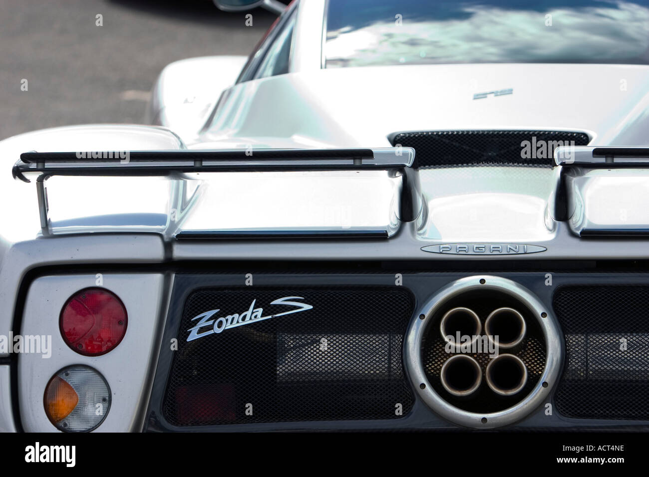 Coche Tuning Pagani Zonda