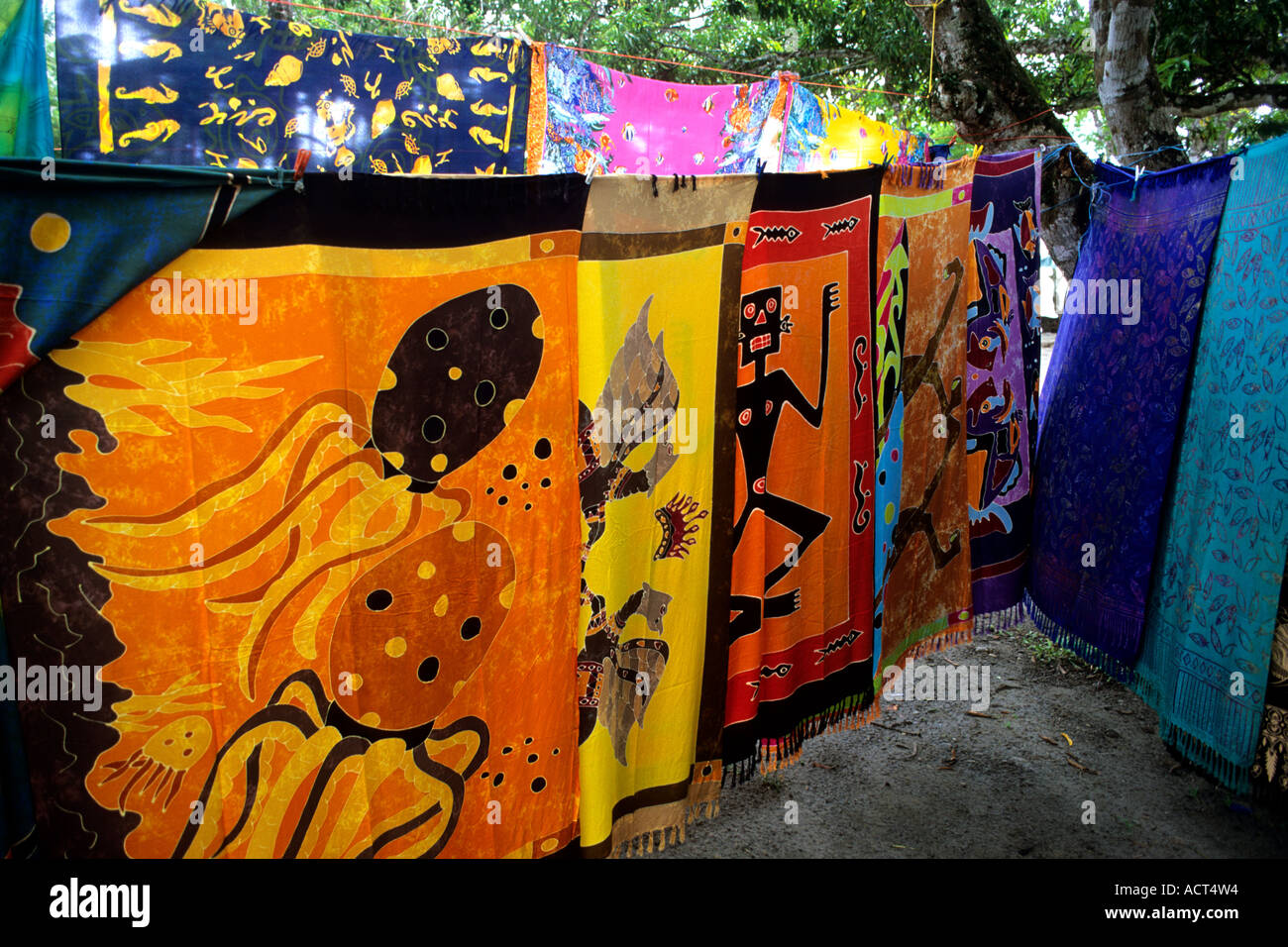 Sarong market quepos manuel antonio hi-res stock photography and images ...