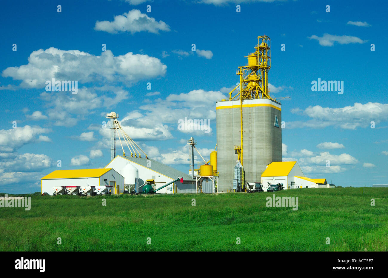Prairie Mountain Grain Agri modern inland grain terminal at Roblin ...