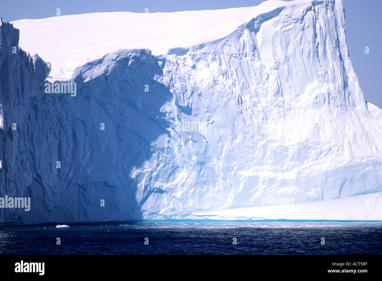 Iceberg in Davis Straight north atlantic ocean, west coast of Greenland ...