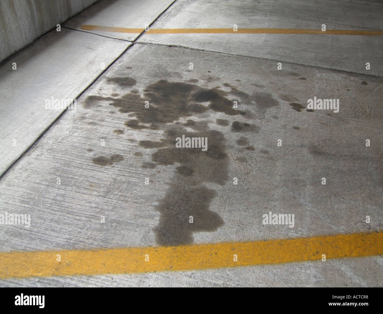 Oil stain hi-res stock photography and images - Alamy