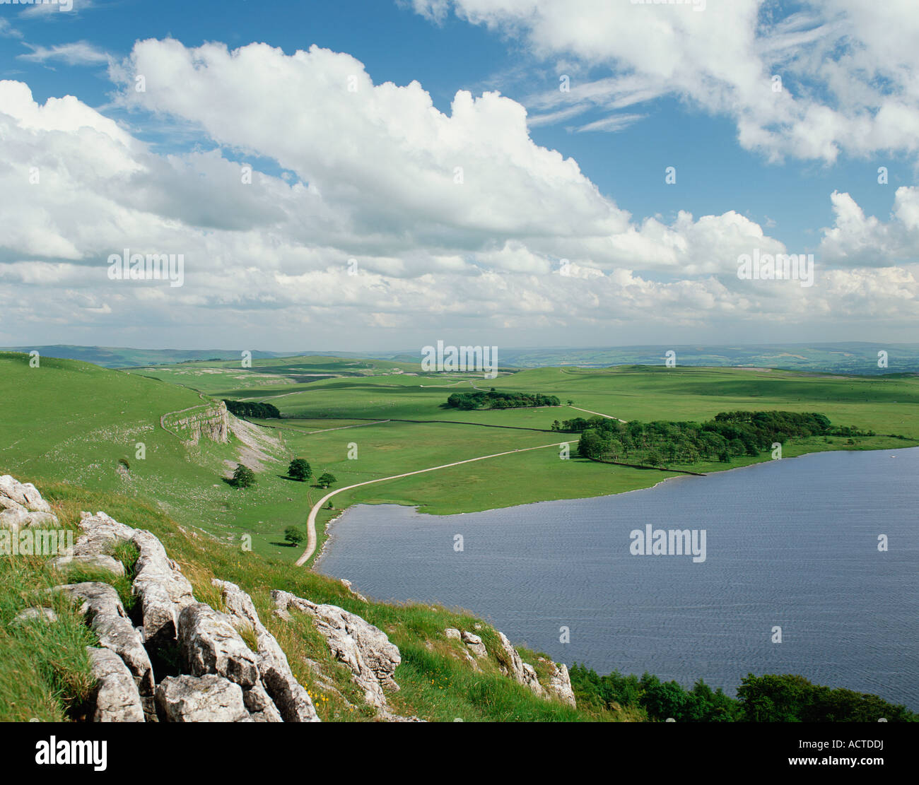 GB YORKSHIRE MALHAM TARN Stock Photo - Alamy
