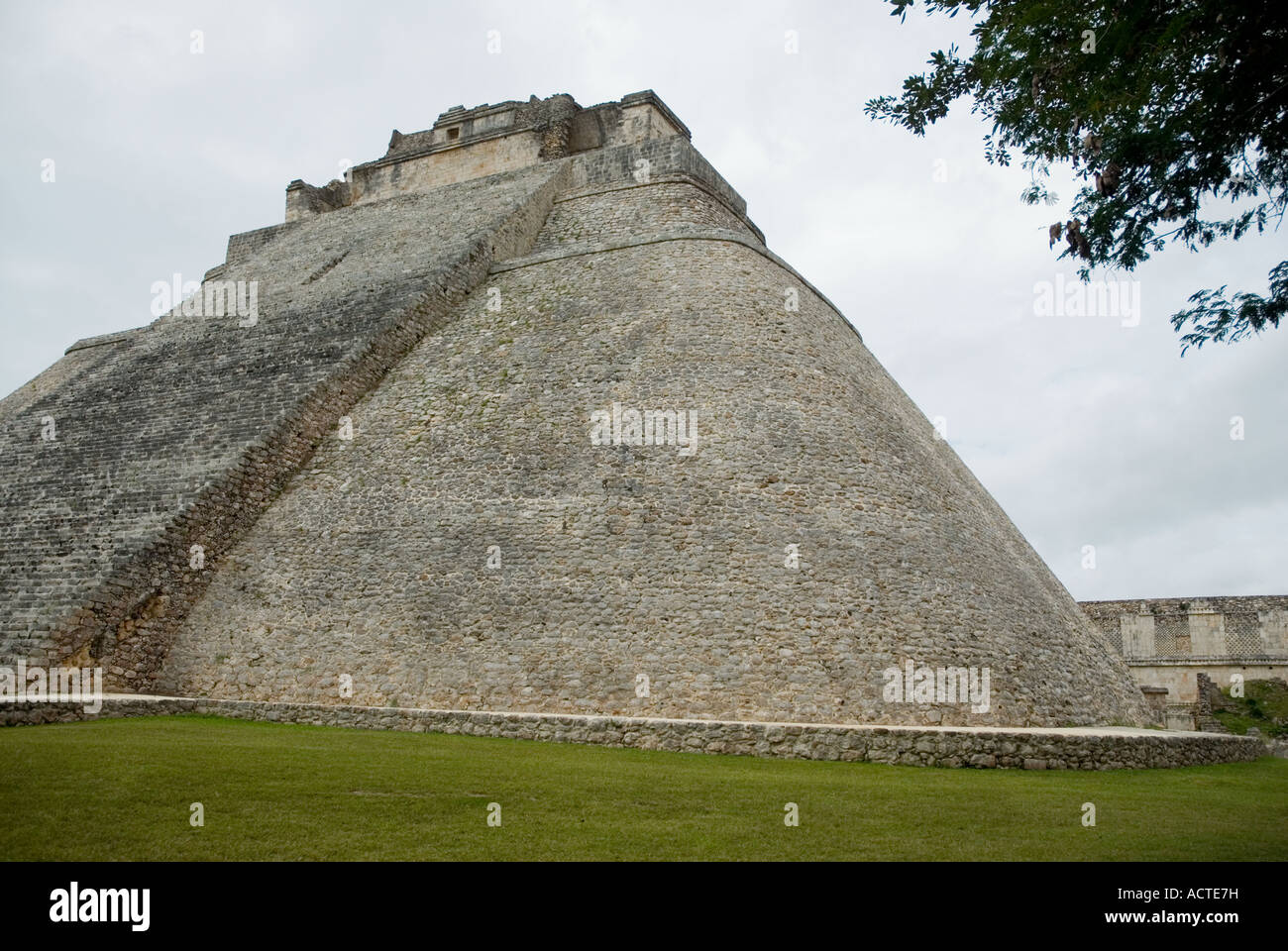 Uxmal archeological site pyramid hi-res stock photography and images ...