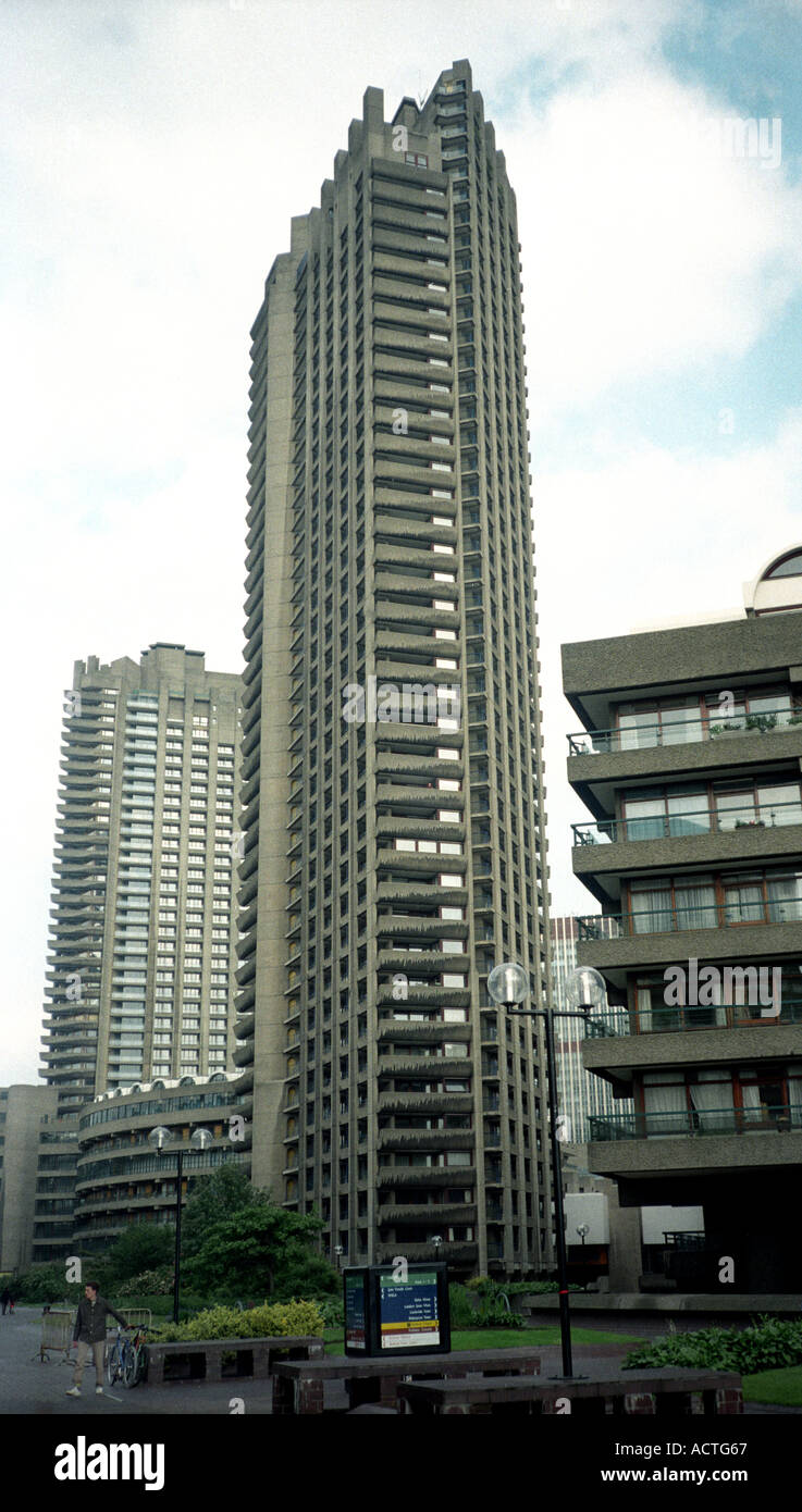 High rise tower block of flats London Stock Photo - Alamy