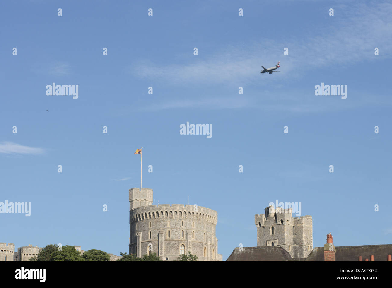 Windsor castle flag hi-res stock photography and images - Alamy