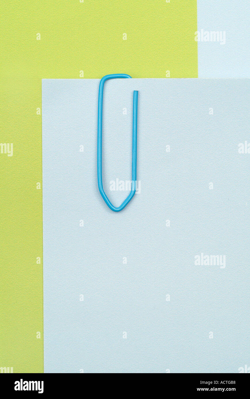Paperclip and paper hi-res stock photography and images - Alamy