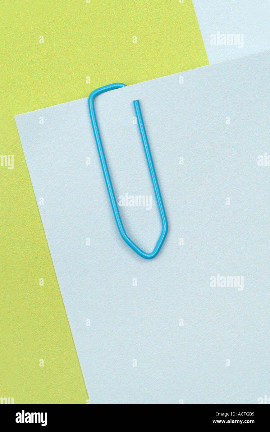 Paperclip hi-res stock photography and images - Alamy