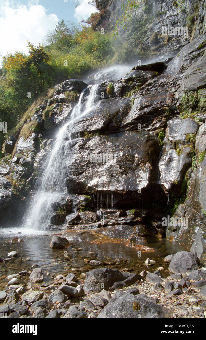 Gushing rivers nepal hi-res stock photography and images - Alamy