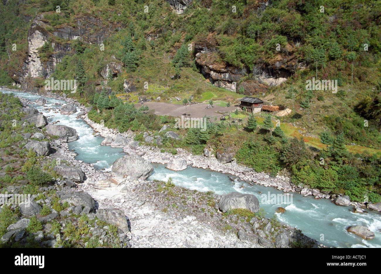 Scenic of Dudhkoshi river in Eastern Nepal Stock Photo - Alamy