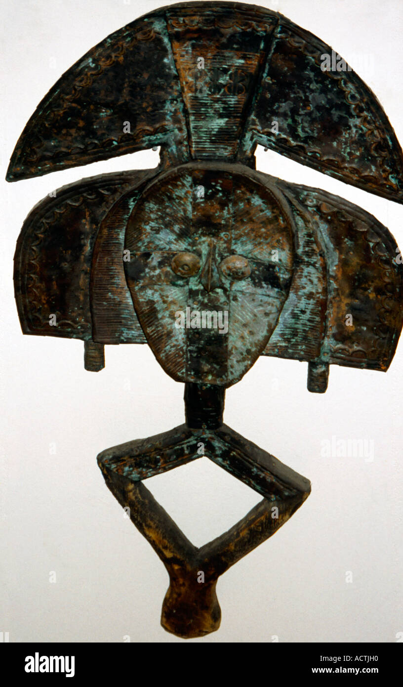 African mask congo hi-res stock photography and images - Alamy