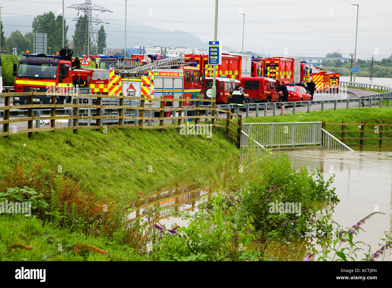 fire service near gloucester floods july 2007 Stock Photo - Alamy