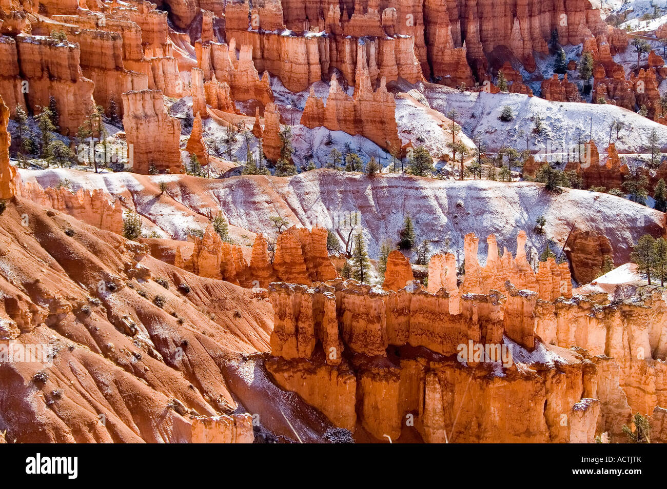 A picture illustrating some of the many of the features of Bryce Canyon ...