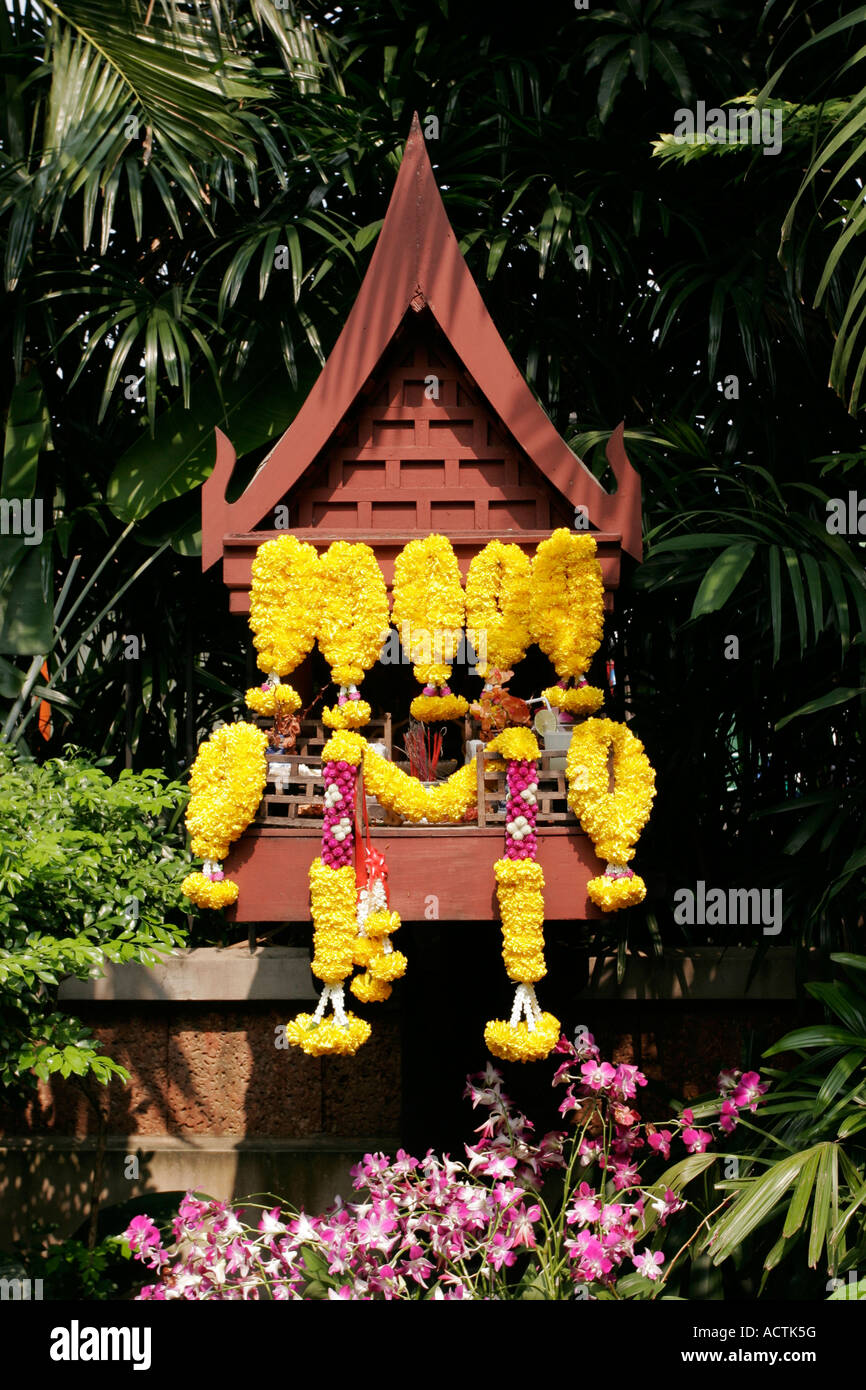 Traditional small garden Buddhist temple in Thailand Stock Photo - Alamy