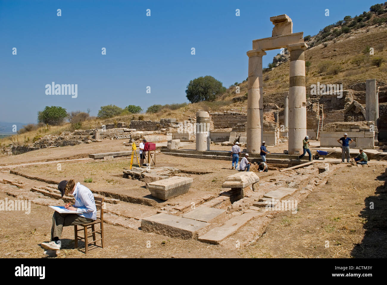 The archaeologists hi-res stock photography and images - Alamy