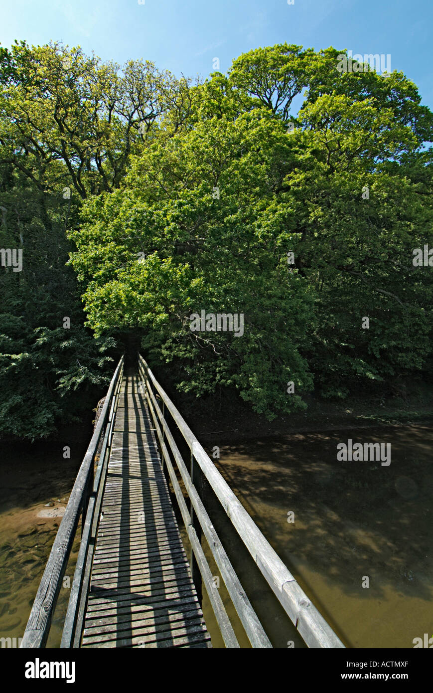Footbridge access hi-res stock photography and images - Alamy