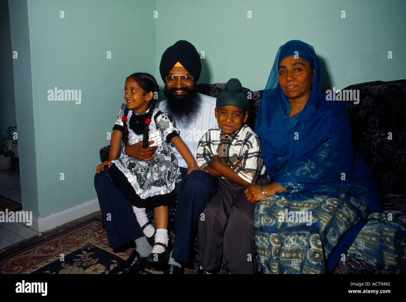 Sikh family hi-res stock photography and images - Alamy