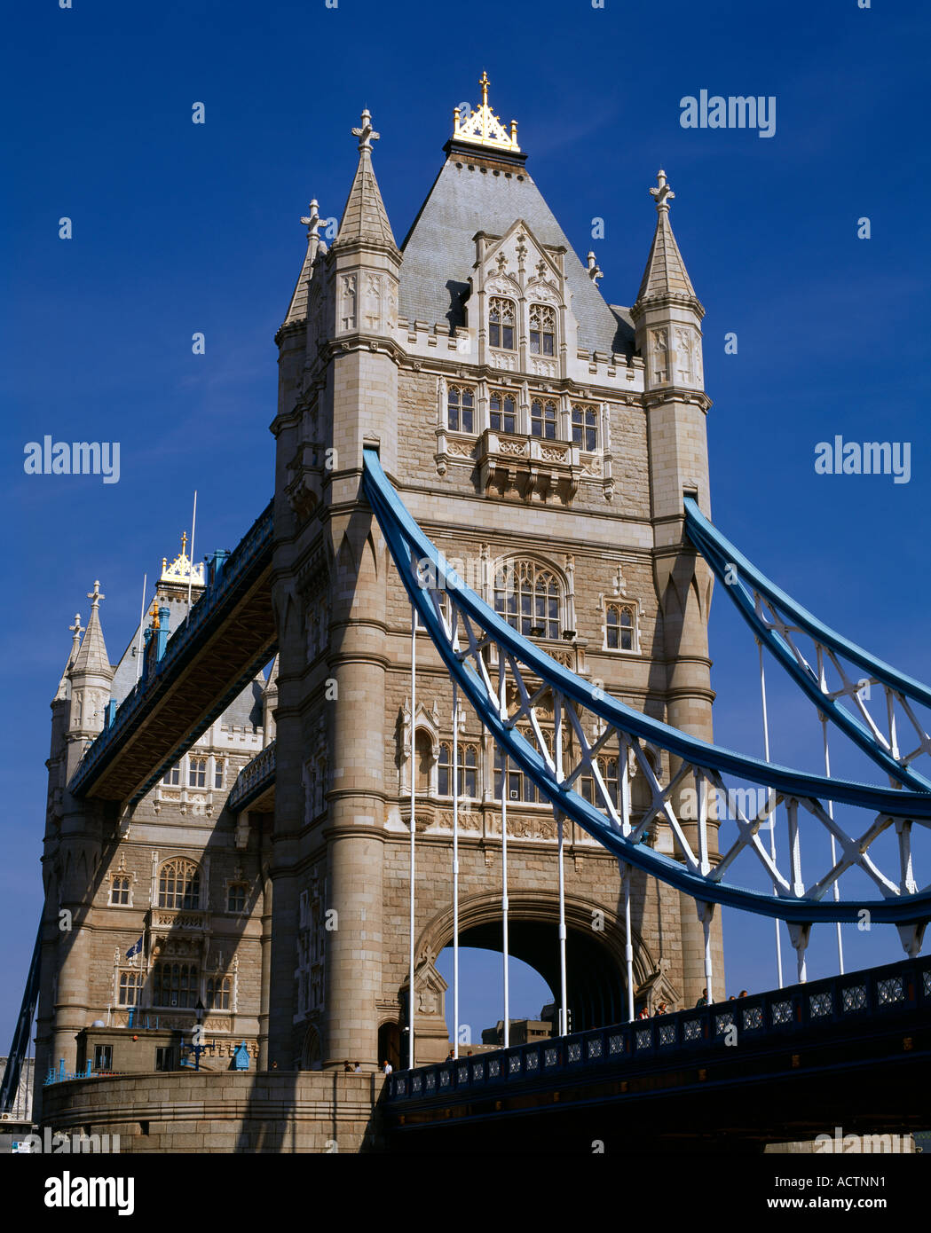 London bridge historical landmark hi-res stock photography and images ...