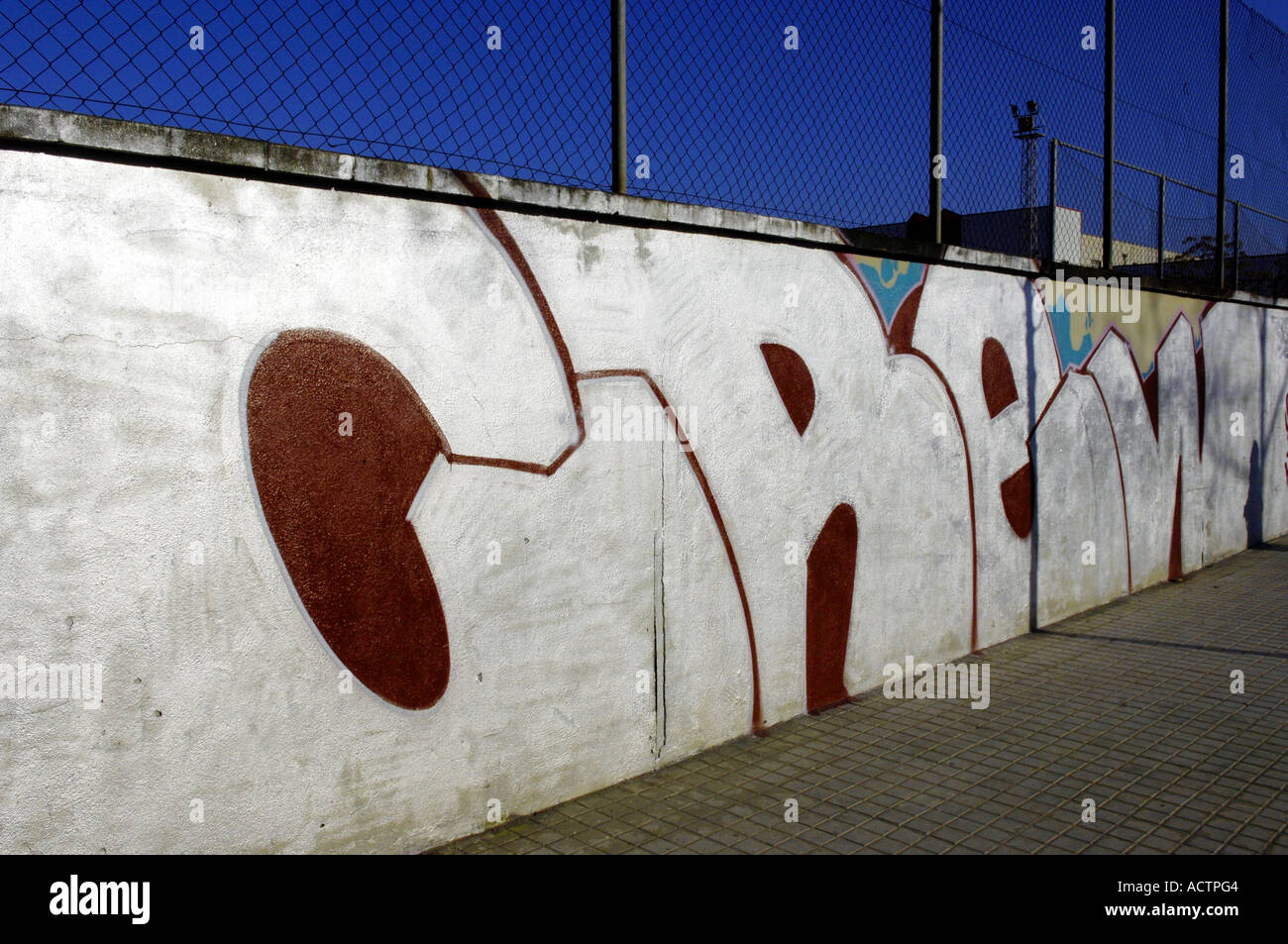 graffiti graf urban scrawl modern art art spraypaint anti social crime ...