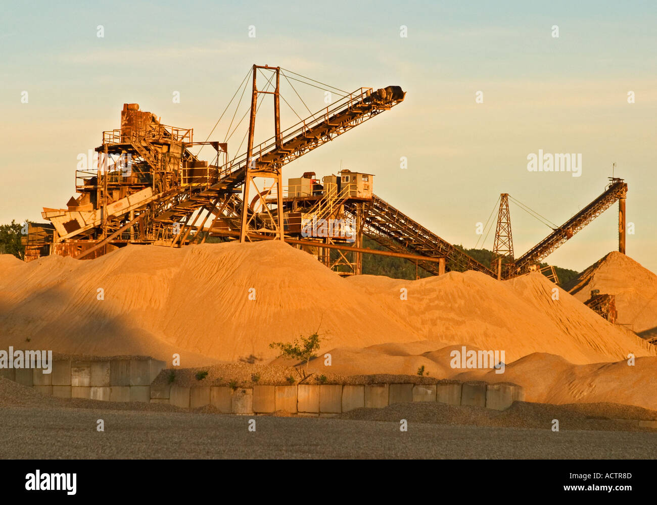 Sand processing hi-res stock photography and images - Alamy