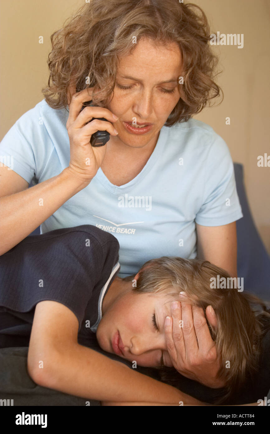 Single mum 2 children stressed hi-res stock photography and images - Alamy