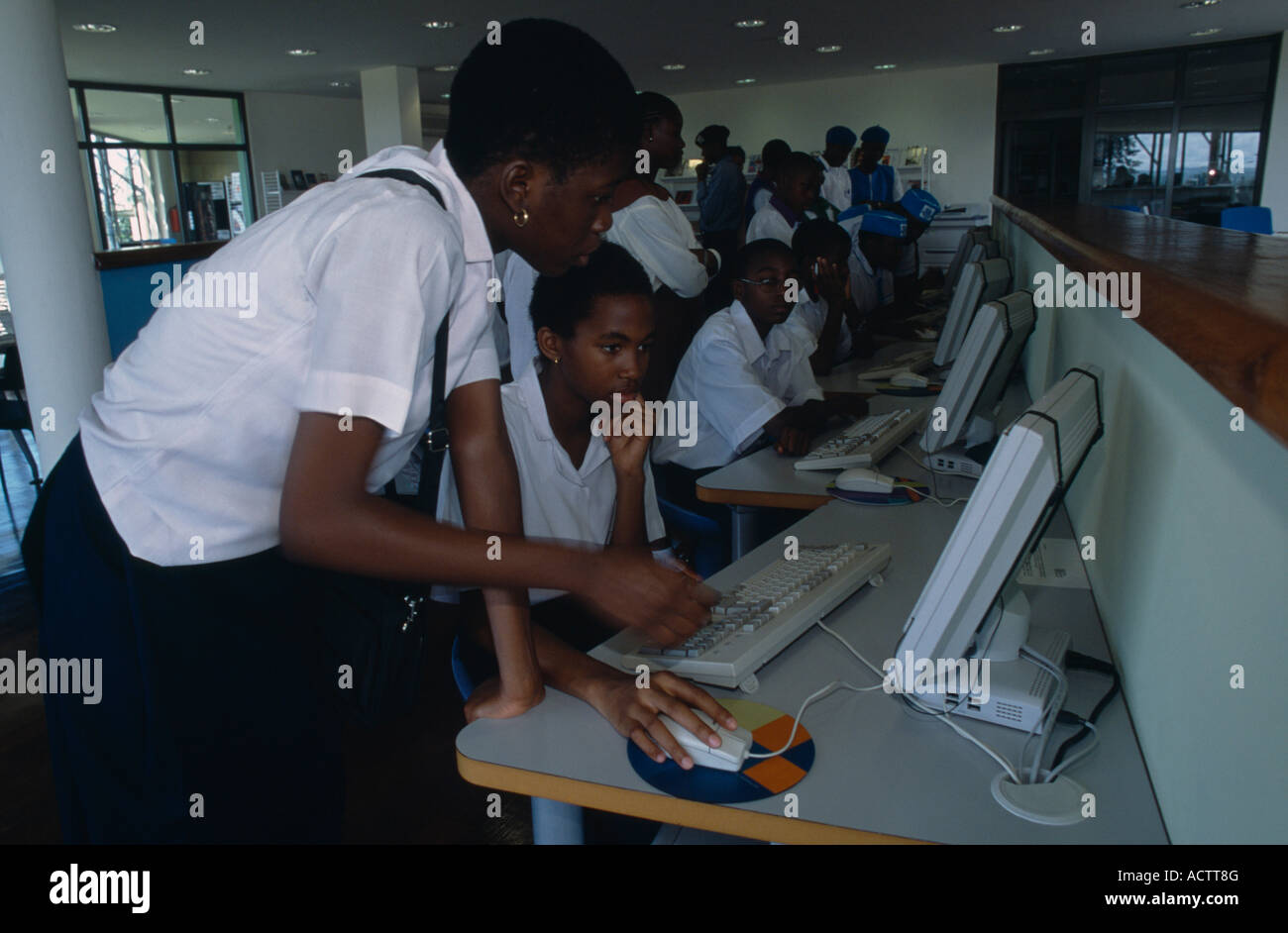 Children computers africa classroom hi-res stock photography and images ...