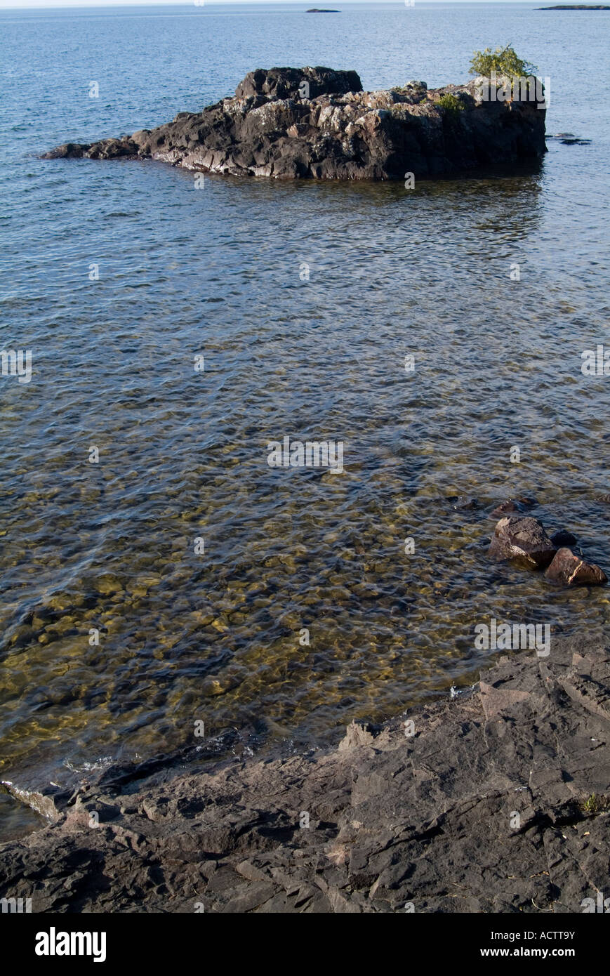 A VERY SMALL ROCK ISLAND IN LAKE SUPERIOR Stock Photo - Alamy