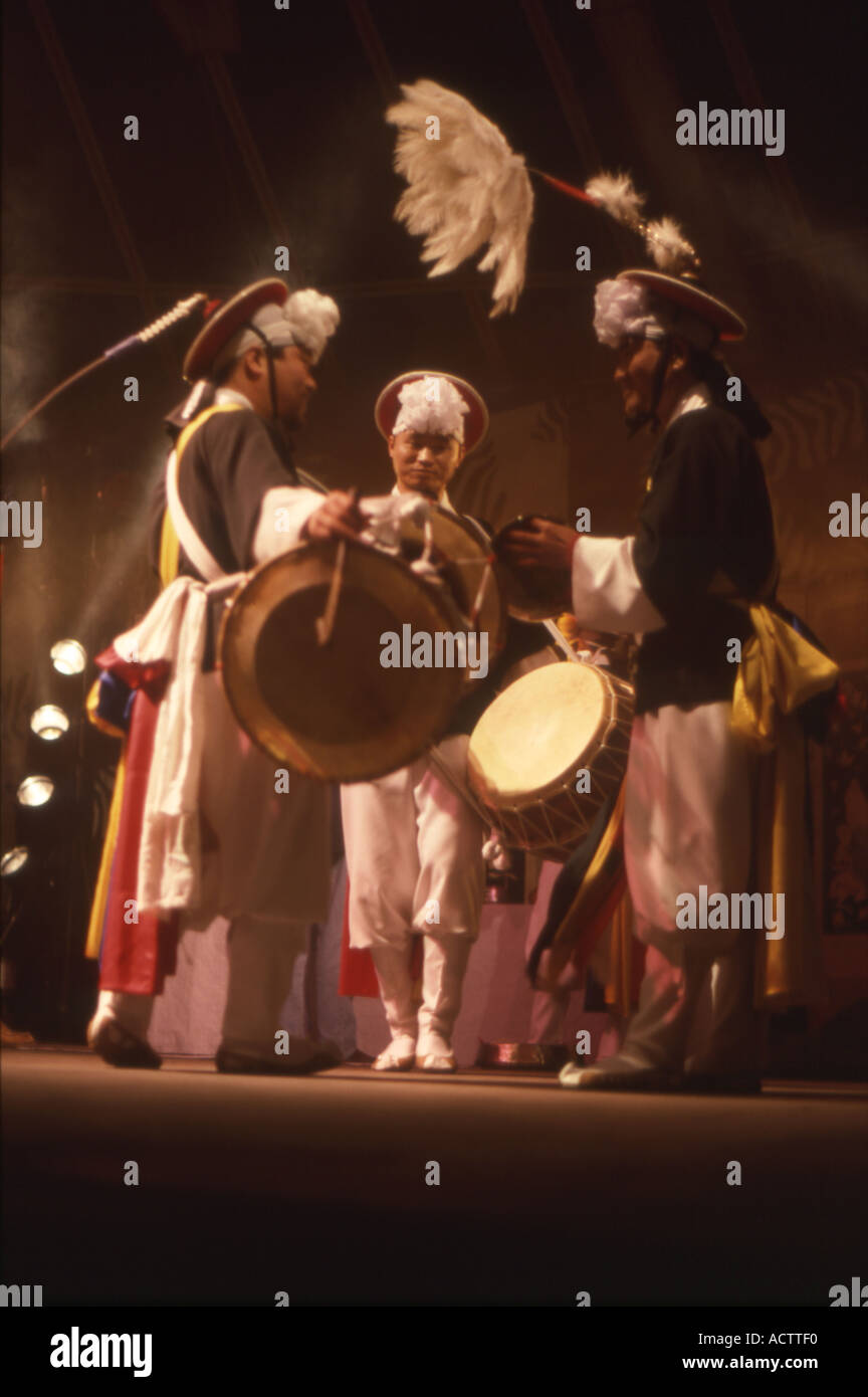 Samulnori hi-res stock photography and images - Alamy