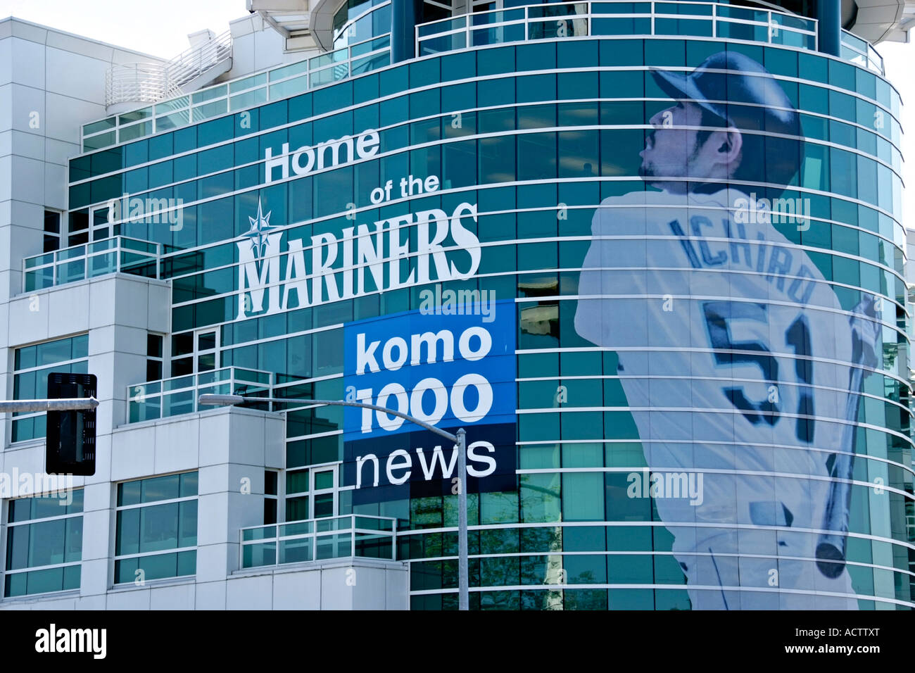 HOME OF THE MARINERS BUILDING DISPLAYING BUILDING SIZE PHOTO OF PLAYER ...