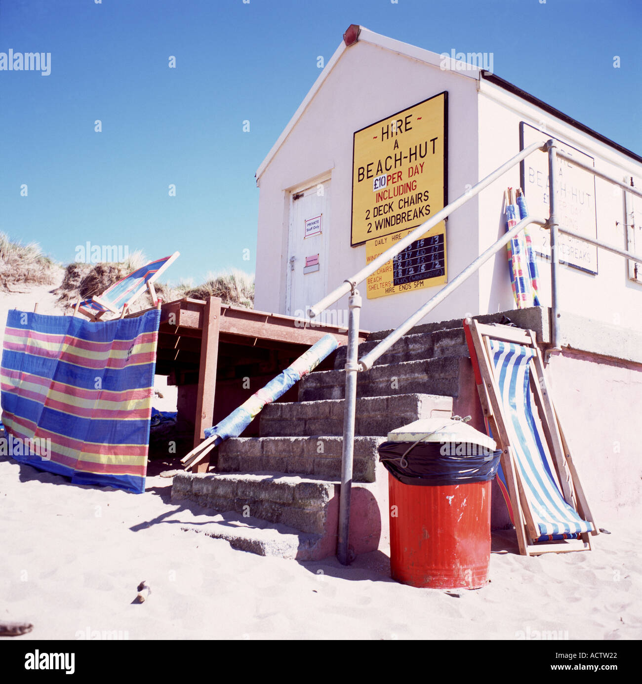 SAUNTON BEACH UK. UNESCO protected nature reserve in Devon picture ...