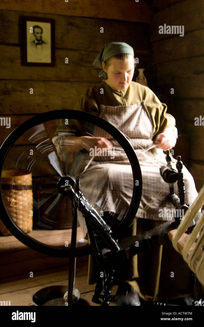 Old woman spinning wheel on hi-res stock photography and images - Alamy