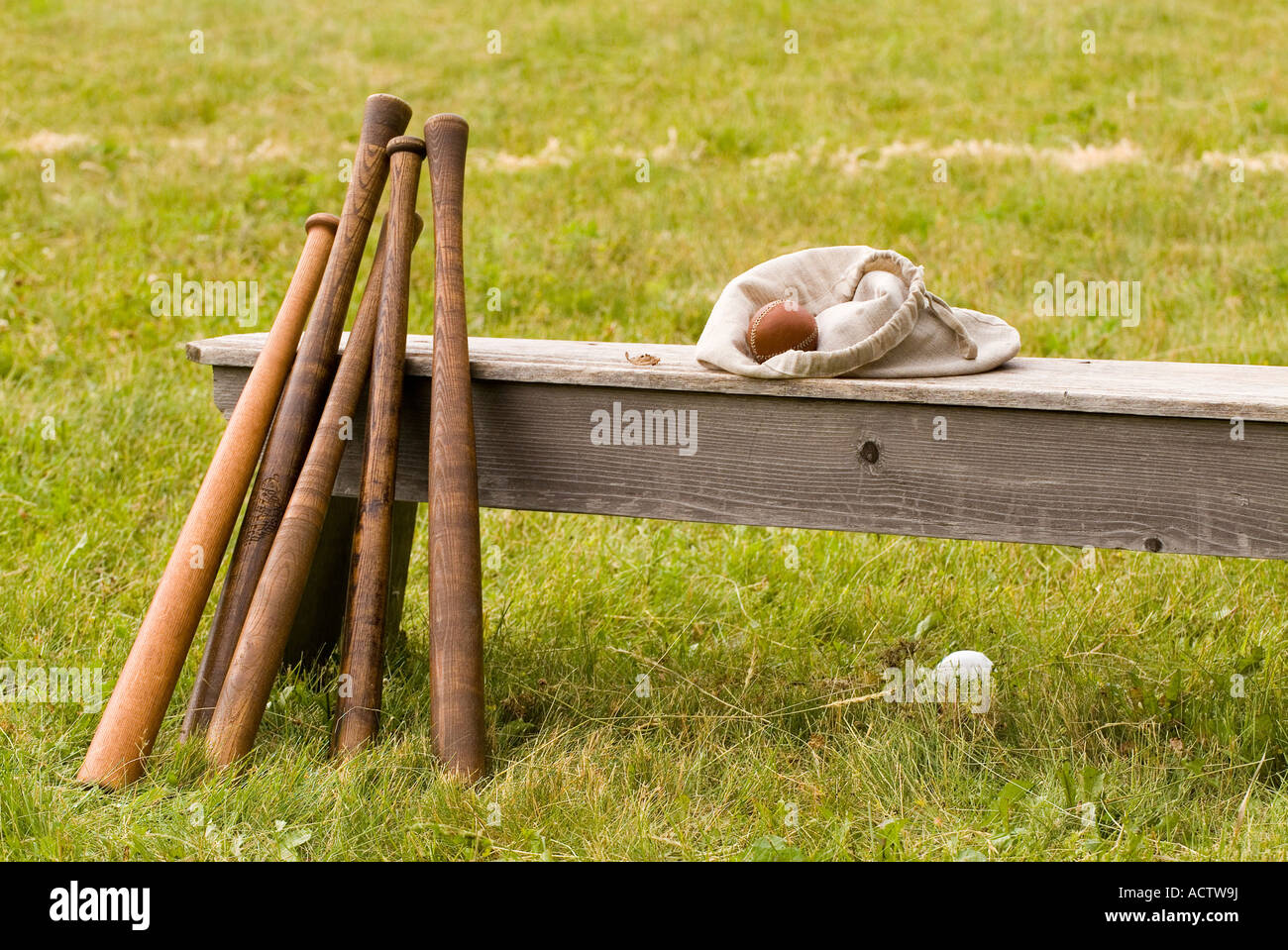 Sideline bench hi-res stock photography and images - Alamy