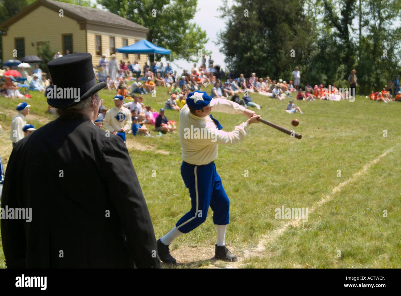 Baseball in war hi-res stock photography and images - Alamy