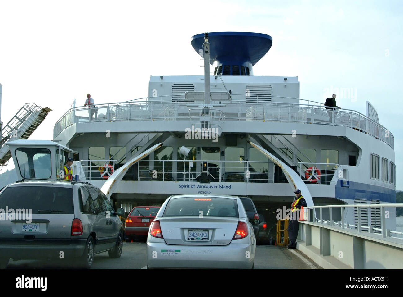 View ferry docked in hi-res stock photography and images - Alamy