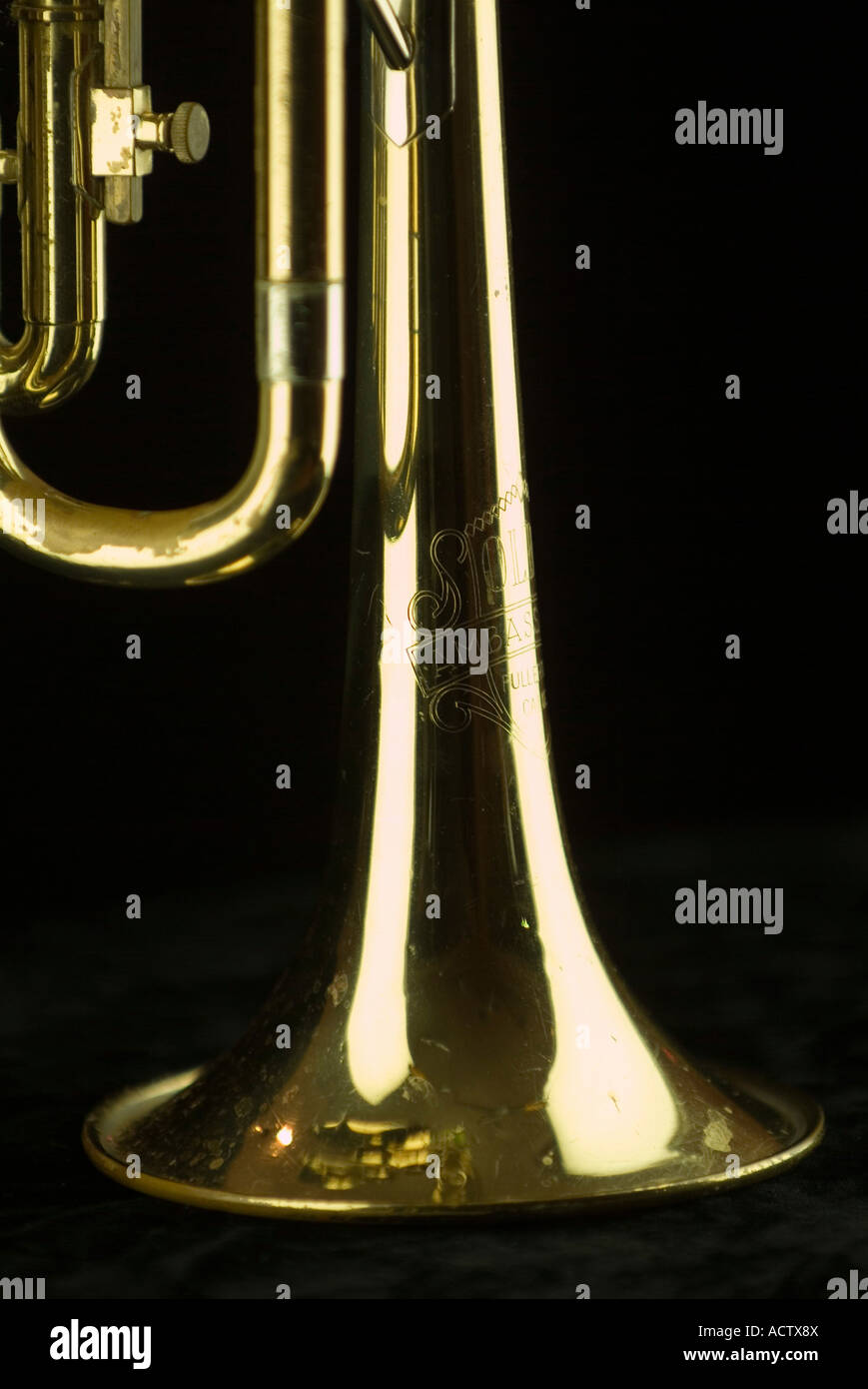CLOSEUP PORTRAIT VIEW OF TRUMPET Stock Photo - Alamy