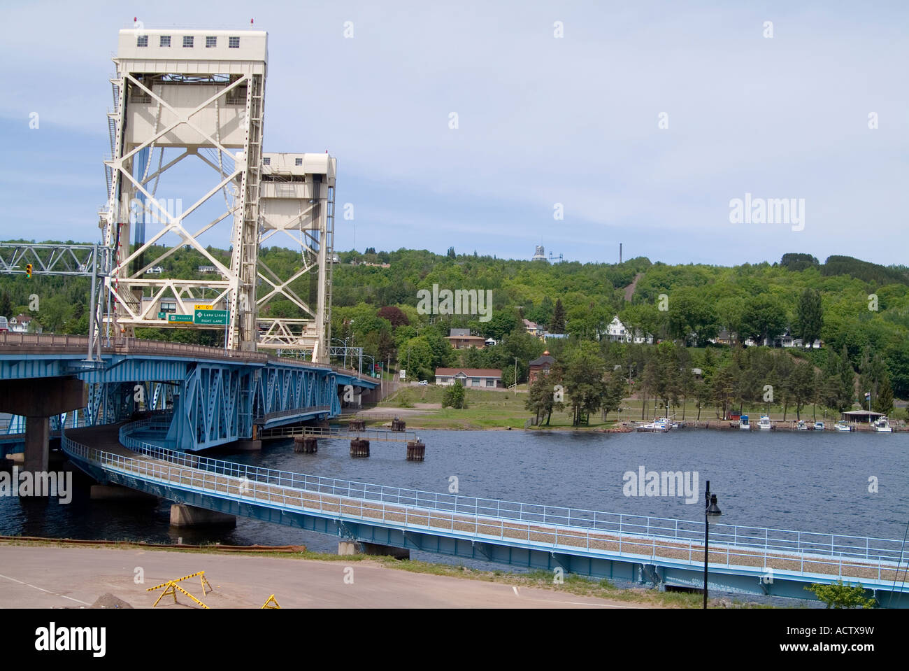 PORTAGE LAKE LIFT BRIDGE, HOUGHTON, MICHIGAN Stock Photo - Alamy
