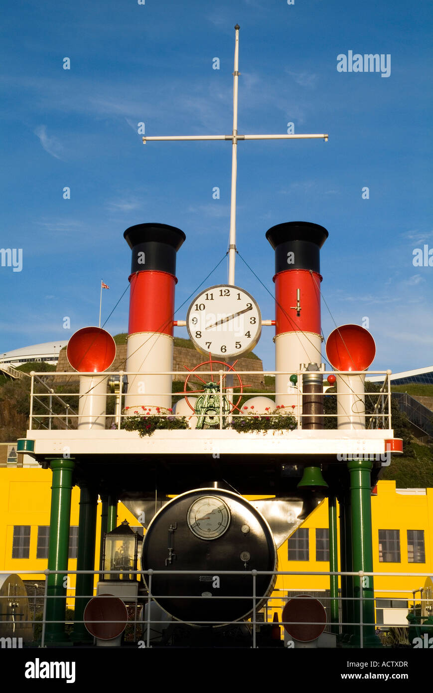 Steam ship model hi-res stock photography and images - Alamy