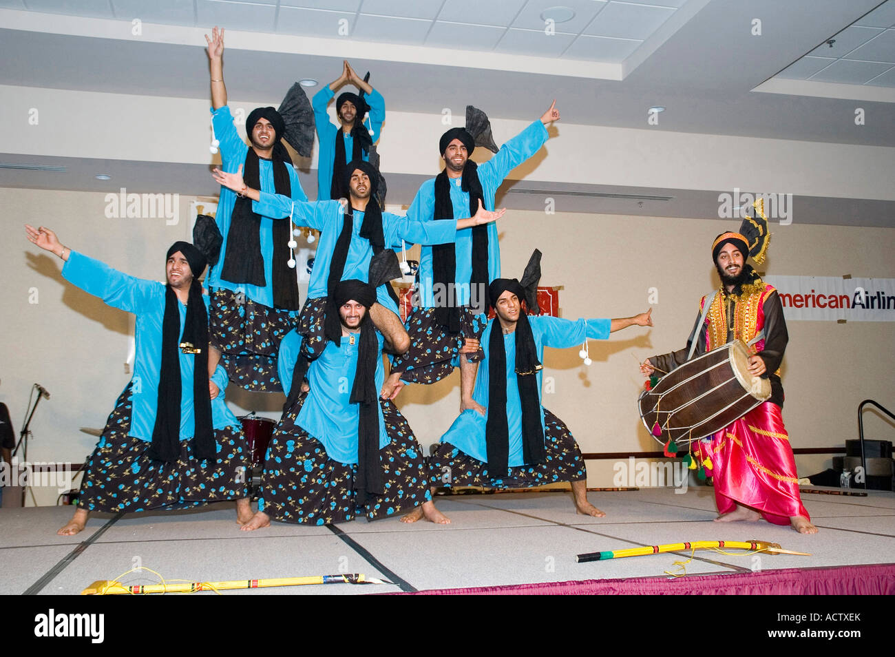 FINALE OF BHANGRA ALONG WITH DHOL Stock Photo - Alamy