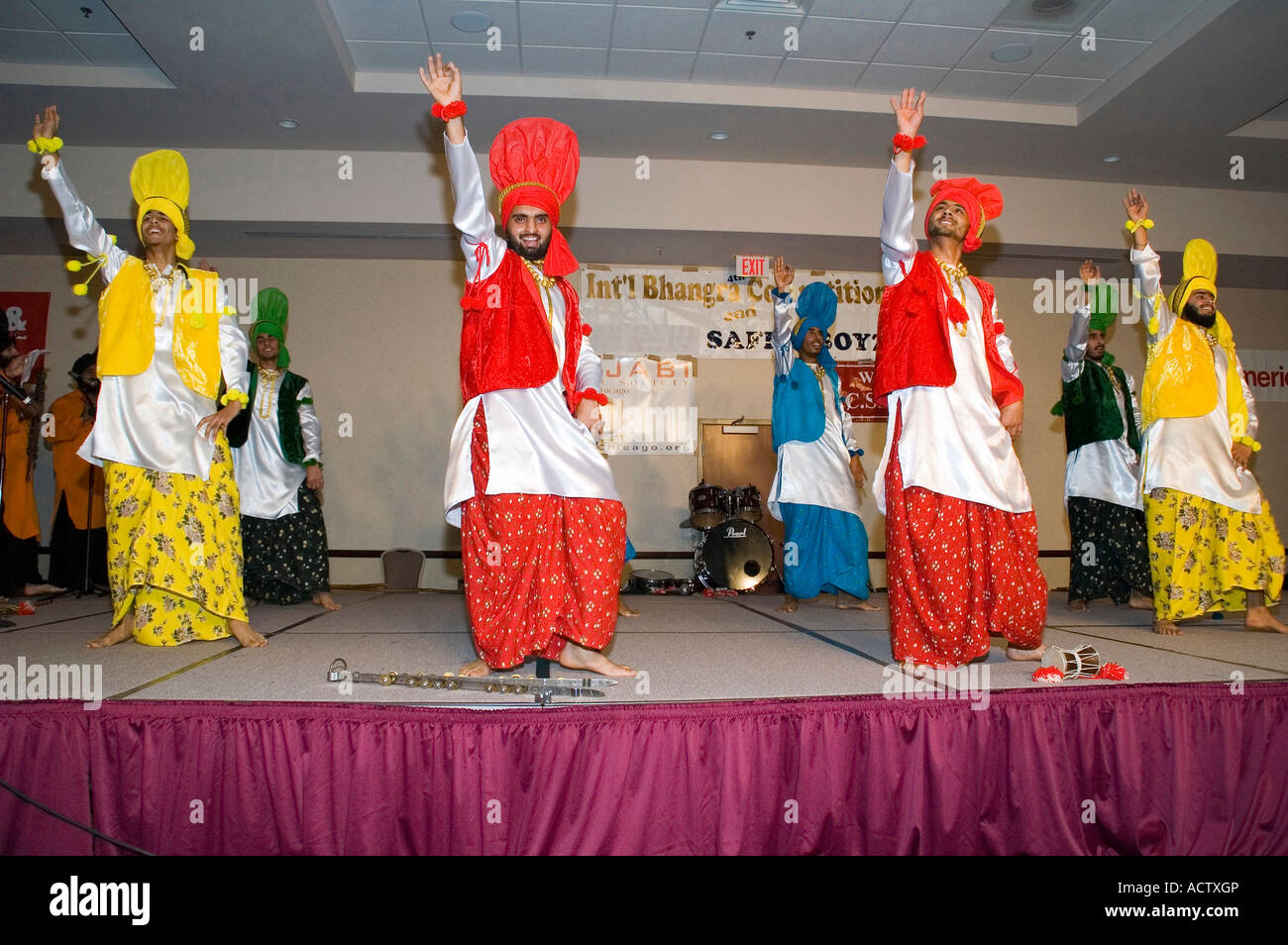 BHANGRA PERFORMANCE BY BOYS Stock Photo - Alamy