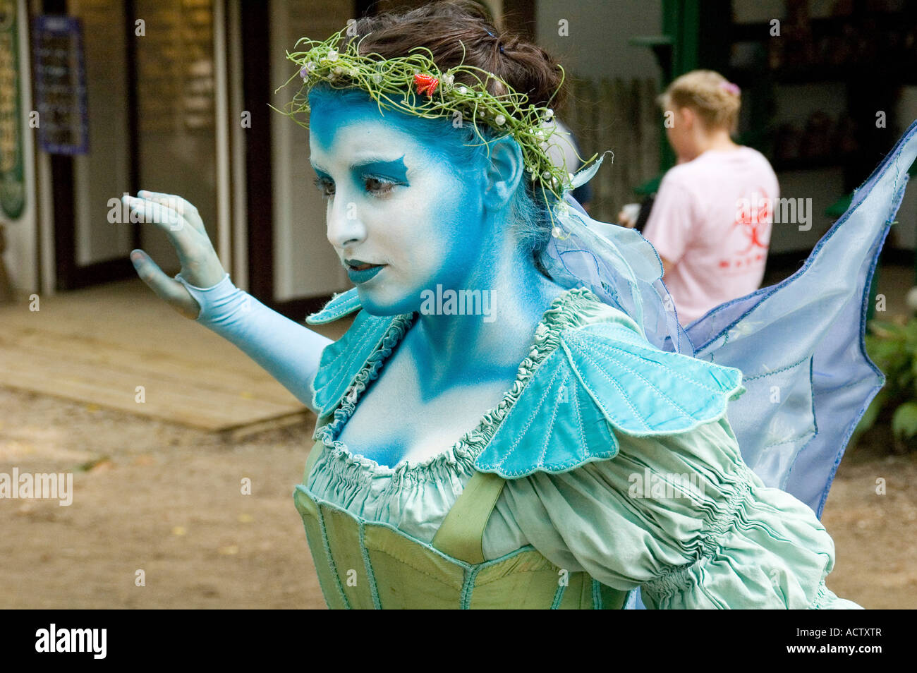 Girl in street fair hi-res stock photography and images - Alamy