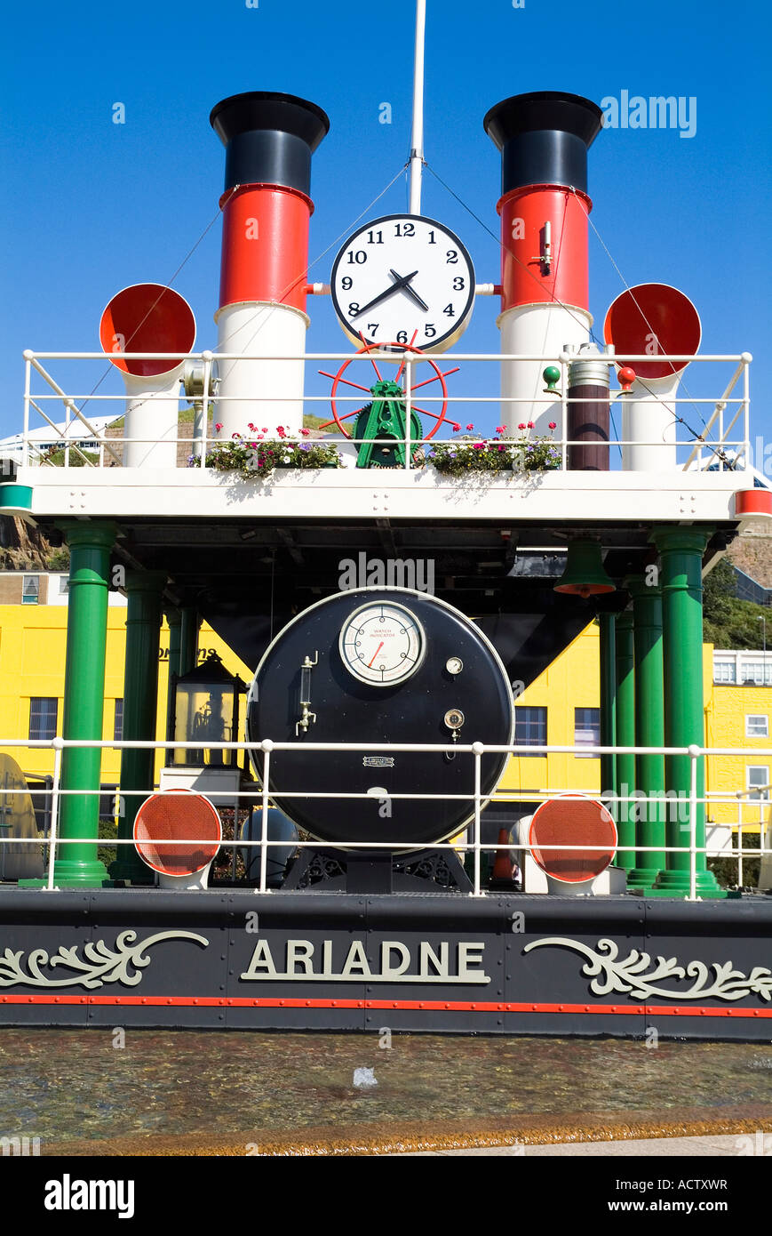Steam clocks hi-res stock photography and images - Alamy