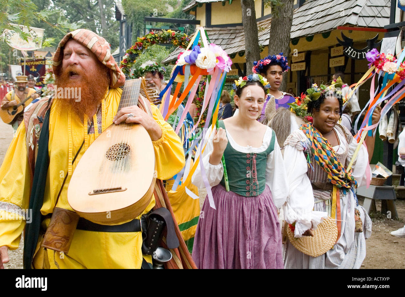 Male singing group hi-res stock photography and images - Alamy