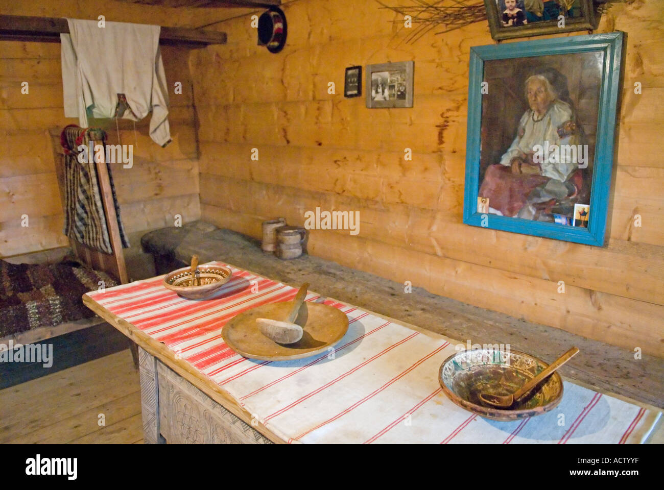 Hutsul architecture hi-res stock photography and images - Alamy