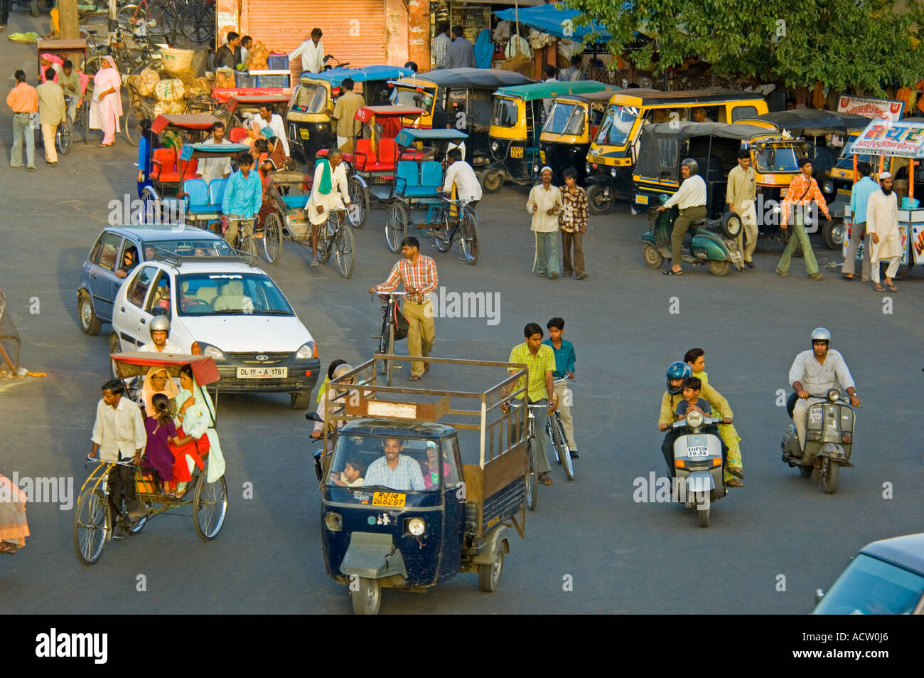 An elevated view of a typical busy road traffic street scene in Jaipur ...