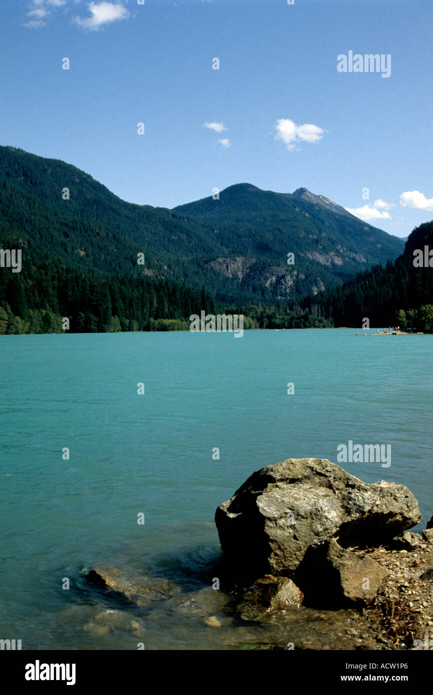 Cascade mountains with lake Stock Photo - Alamy