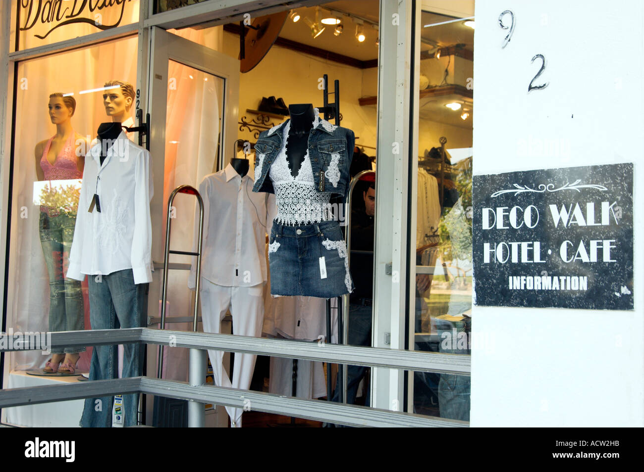 Art deco clothing hi-res stock photography and images - Alamy