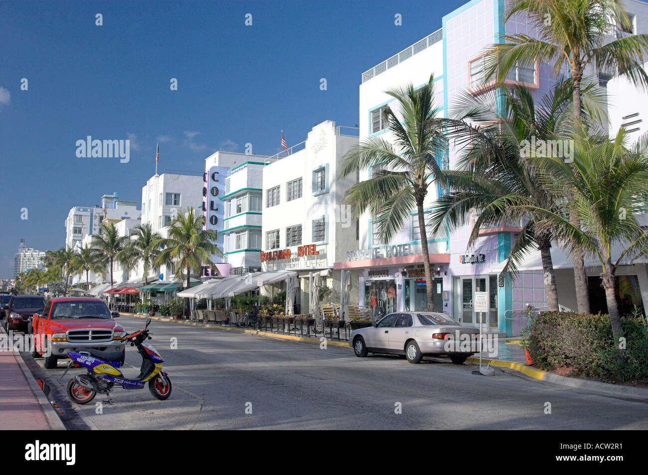 Ocean Drive and architecture in Miami Beach Art Deco area Florida USA ...