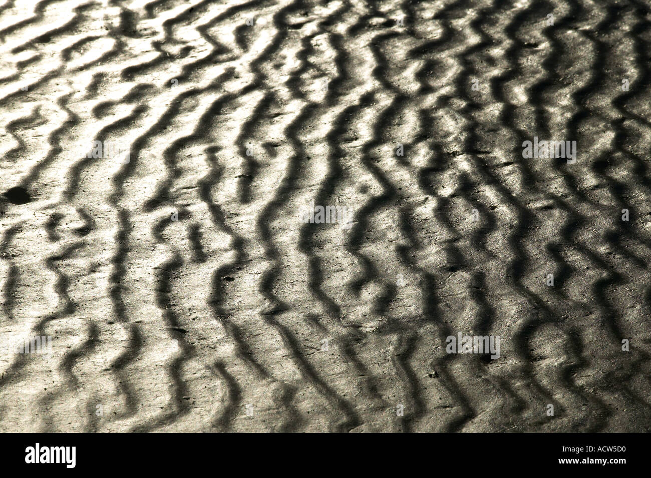 Intersecting ripples hi-res stock photography and images - Alamy