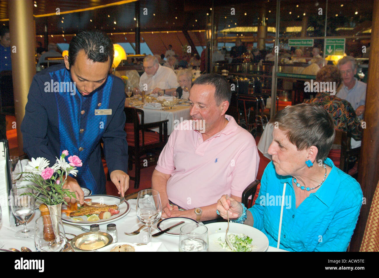 Server room activity hi-res stock photography and images - Alamy