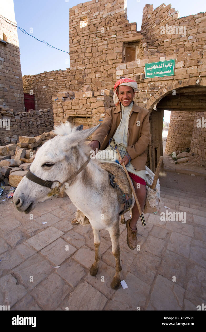 People along the streets of the old city of Thulla Yemen Stock Photo ...