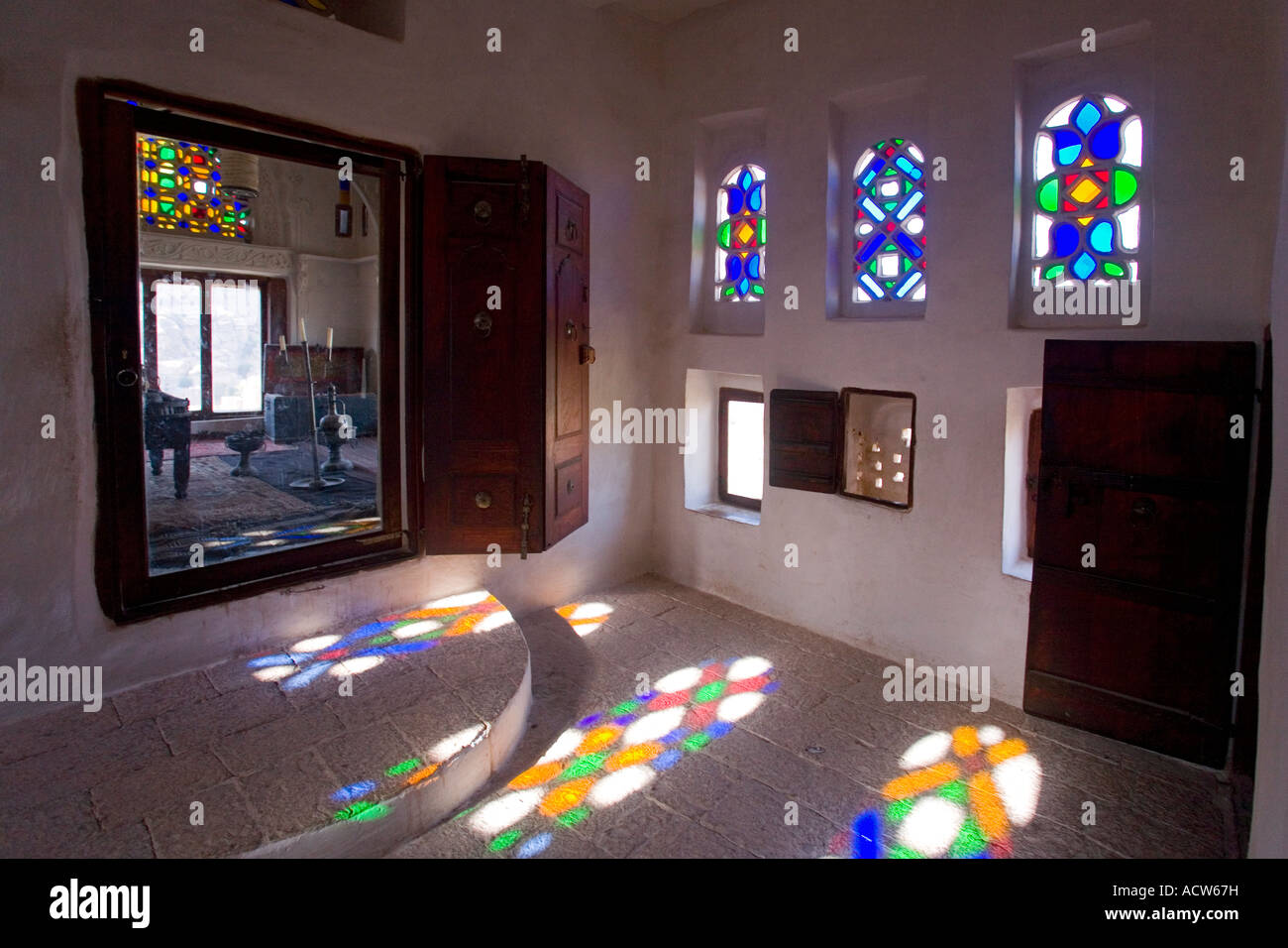 Yemen sanaa glass window hi-res stock photography and images - Alamy
